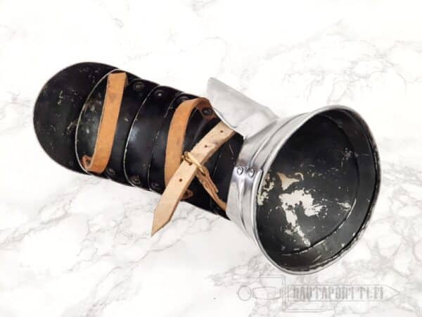 Lobster Tail Gauntlets - Irongate Armory