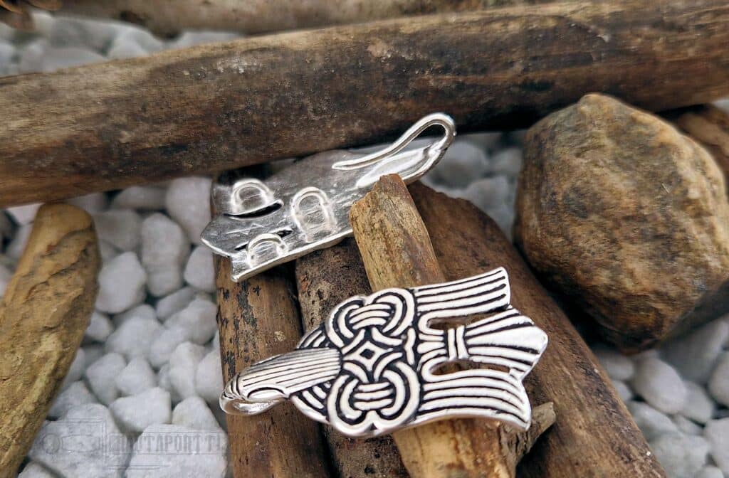 Viking Leg Wrap Hooks "Raven" - Irongate Armory