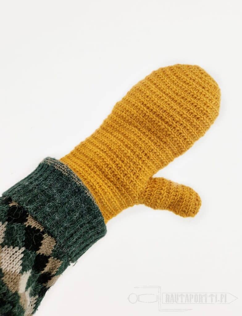 Naalbinding-Style Viking Woolen Mittens - Irongate Armory