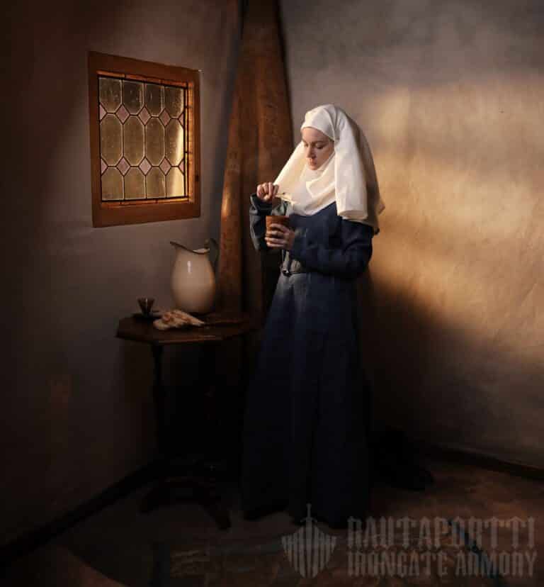 Medieval Rectangle Linen Veil / Wimple - Irongate Armory